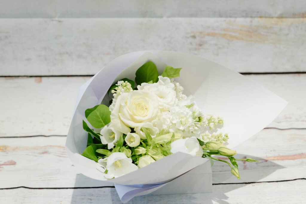 Perfect Posy - White - Flower Daise